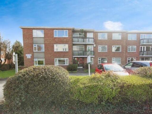 2 Bedroom Flat For Sale In Leamington Spa, Warwickshire