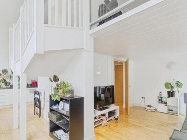 2 bedroom flat for sale in Lee Street, Leicester, Leicestershire, LE1
