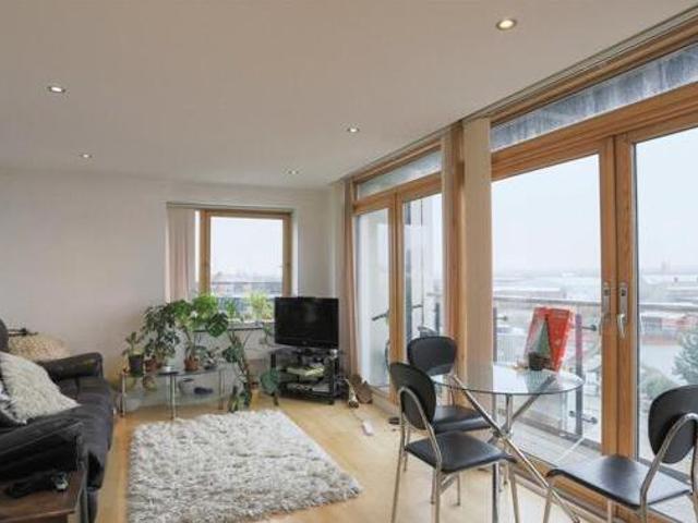 2 Bedroom Flat For Sale In Leeds, West Yorkshire