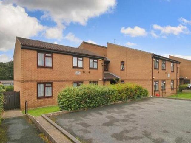 2 Bedroom Flat For Sale In Leeds, West Yorkshire