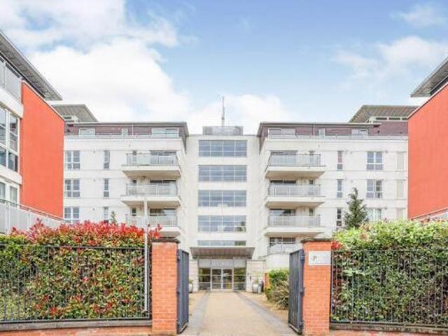 2 Bedroom Flat For Sale In Leicester