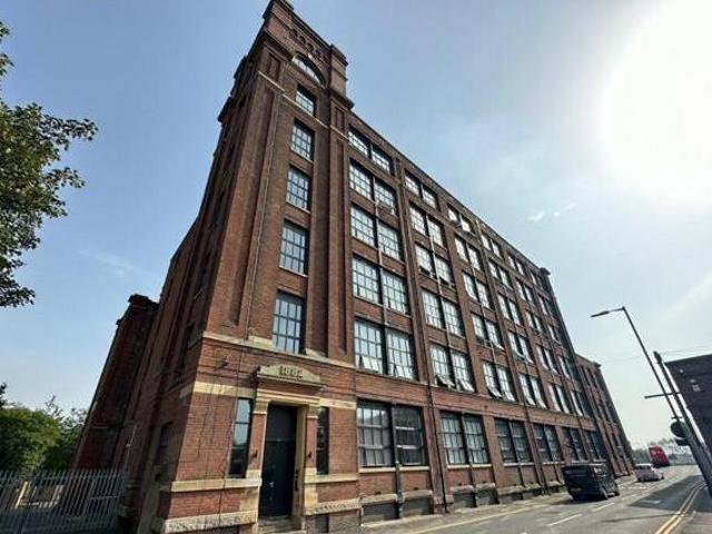 2 Bedroom Flat For Sale In Leigh