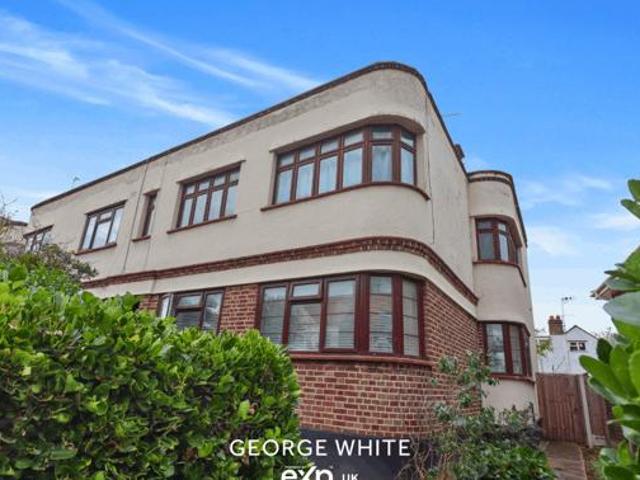 2 Bedroom Flat For Sale In Leigh On Sea