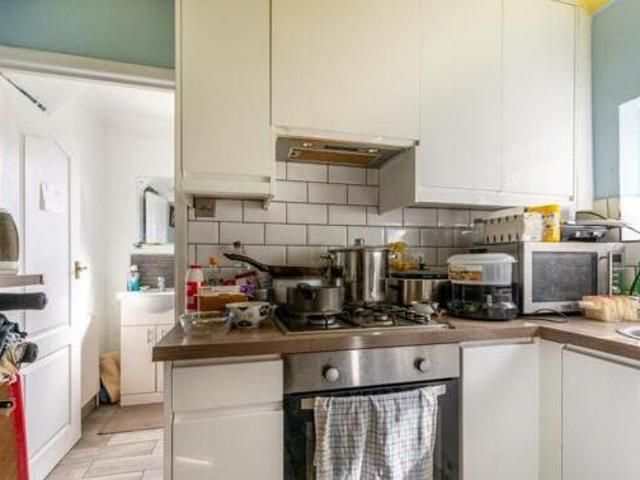 2 Bedroom Flat For Sale In Leytonstone, London