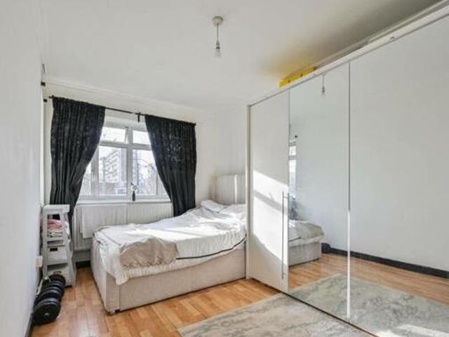 2 Bedroom Flat For Sale In Limehouse, London
