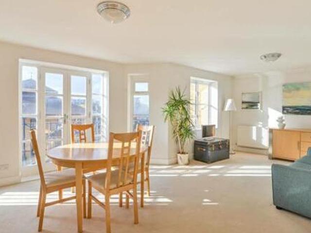 2 Bedroom Flat For Sale In Limehouse, London