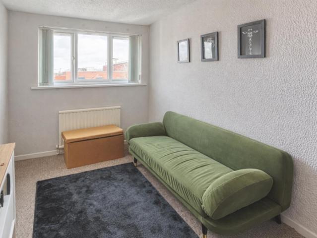 2 bedroom flat for sale in Limes Avenue, Mickleover, Derby, DE3