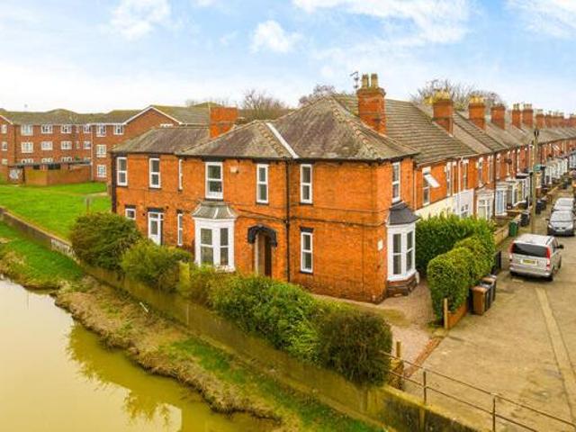 2 Bedroom Flat For Sale In Lincoln, Lincolnshire