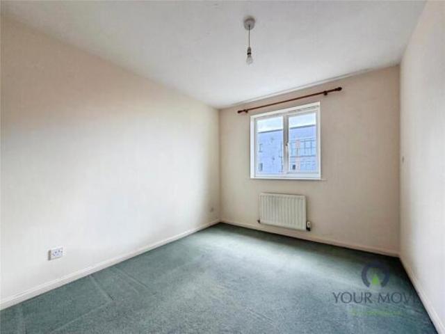 2 bedroom flat for sale in Lindisfarne Gardens, Maidstone, Kent, ME16