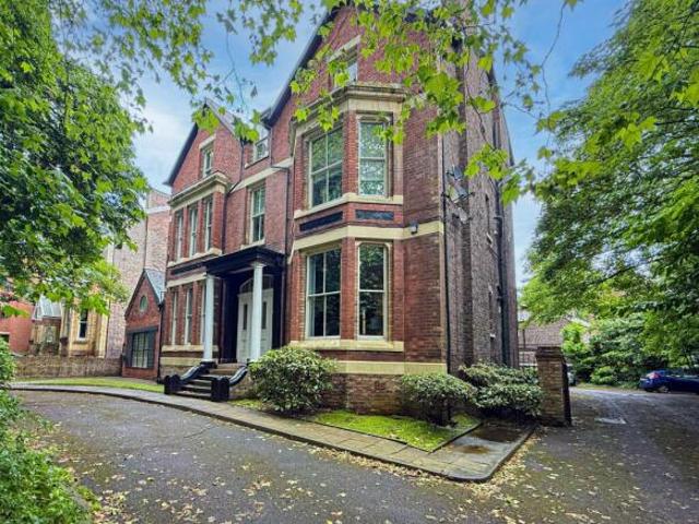 2 bedroom flat for sale in Linnet Lane, Liverpool, L17