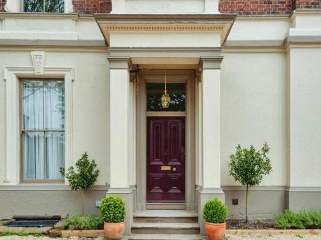 2 Bedroom Flat For Sale In Liverpool, Merseyside