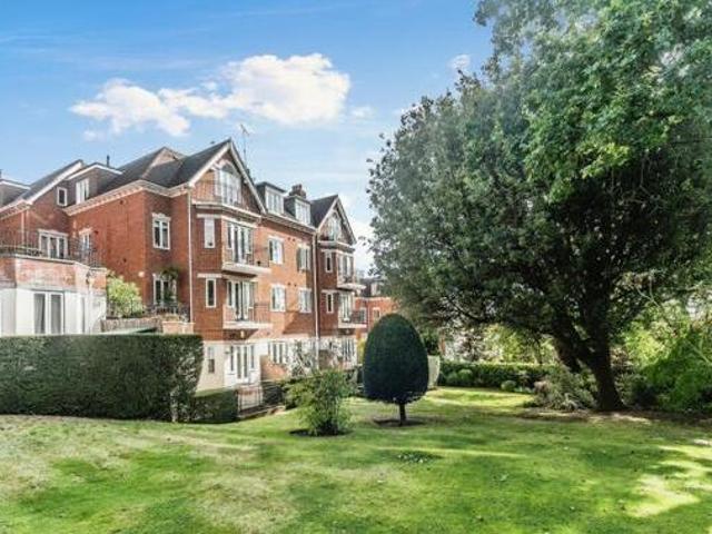 2 Bedroom Flat For Sale In London