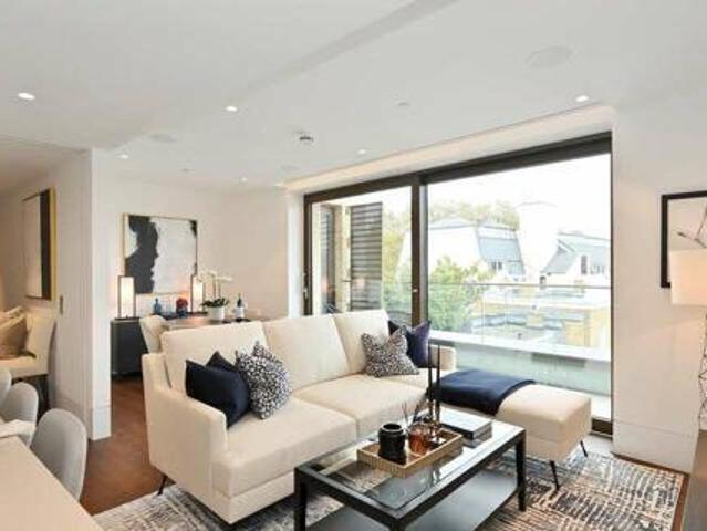 2 Bedroom Flat For Sale In London