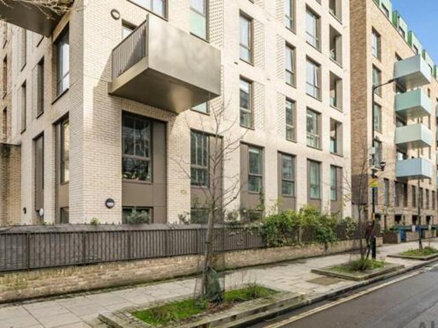 2 Bedroom Flat For Sale In London