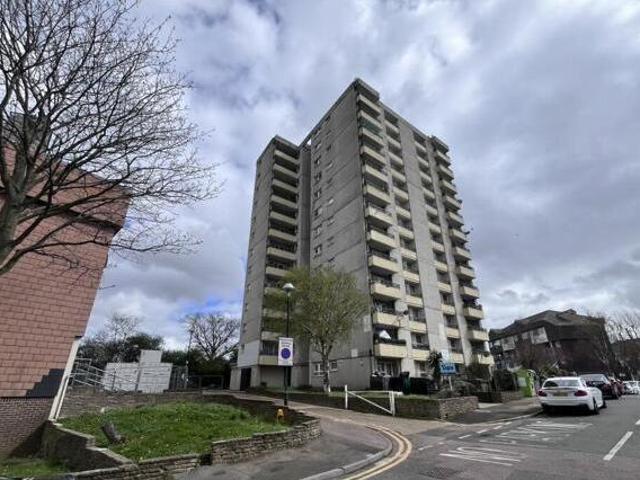 2 Bedroom Flat For Sale In London