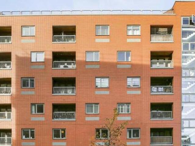 2 Bedroom Flat For Sale In London