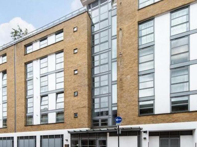 2 Bedroom Flat For Sale In London