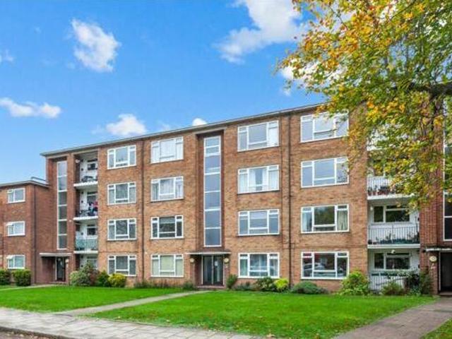2 Bedroom Flat For Sale In London