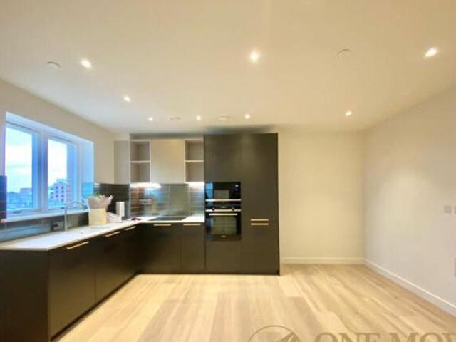 2 Bedroom Flat For Sale In London