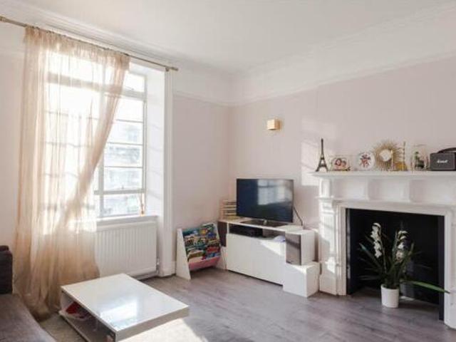 2 Bedroom Flat For Sale In London