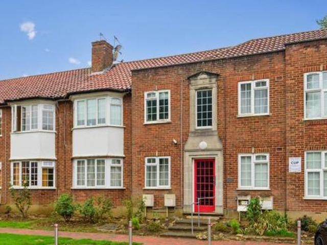 2 Bedroom Flat For Sale In London