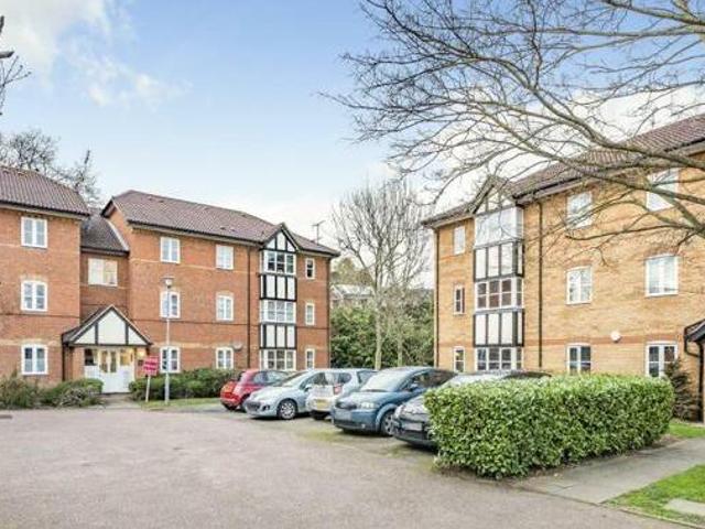 2 Bedroom Flat For Sale In London