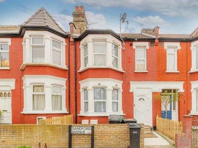2 Bedroom Flat For Sale In London