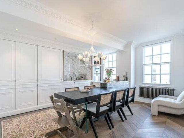 2 Bedroom Flat For Sale In London