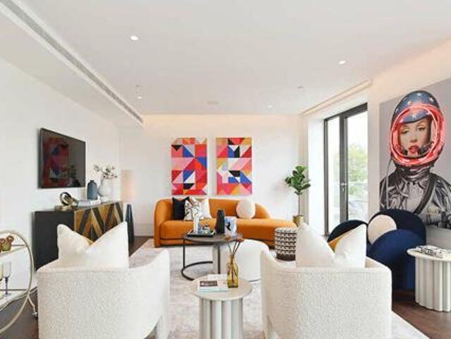2 Bedroom Flat For Sale In London