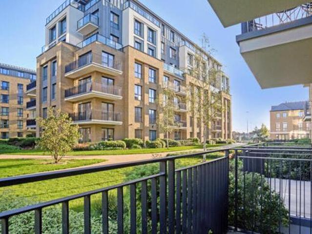 2 Bedroom Flat For Sale In London