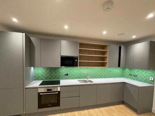 2 Bedroom Flat For Sale In London