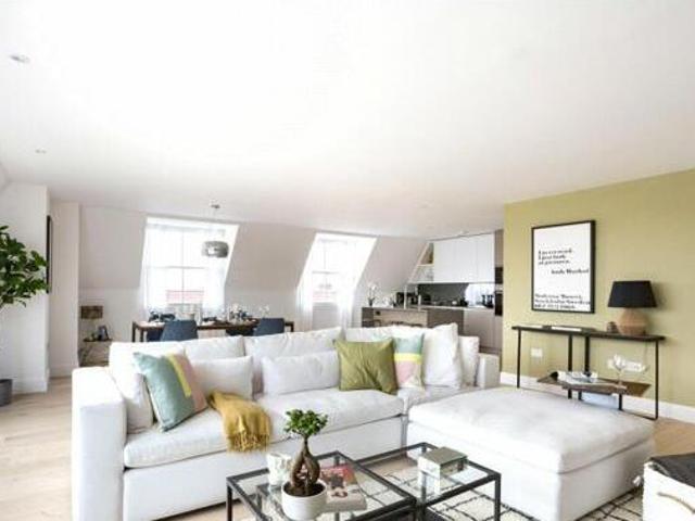 2 Bedroom Flat For Sale In London