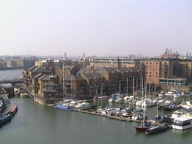2 Bedroom Flat For Sale In London