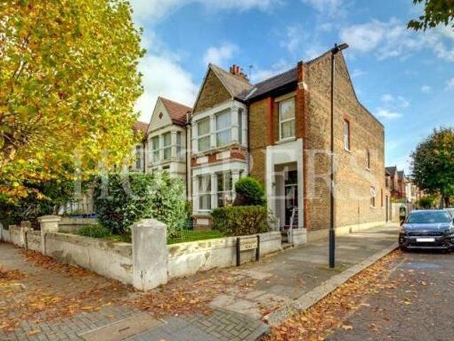 2 Bedroom Flat For Sale In London