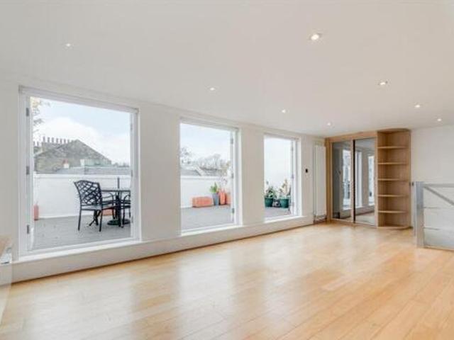 2 Bedroom Flat For Sale In London