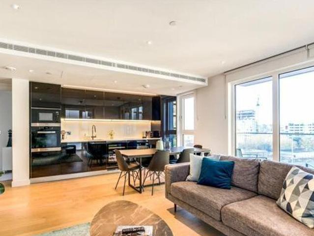 2 Bedroom Flat For Sale In London