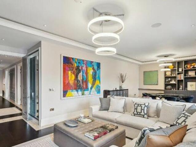 2 Bedroom Flat For Sale In London