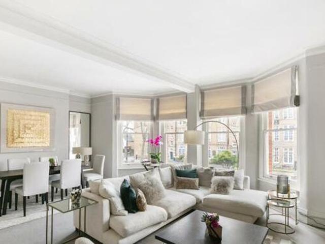 2 Bedroom Flat For Sale In London