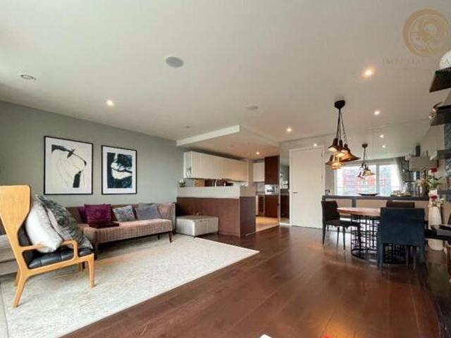 2 Bedroom Flat For Sale In London