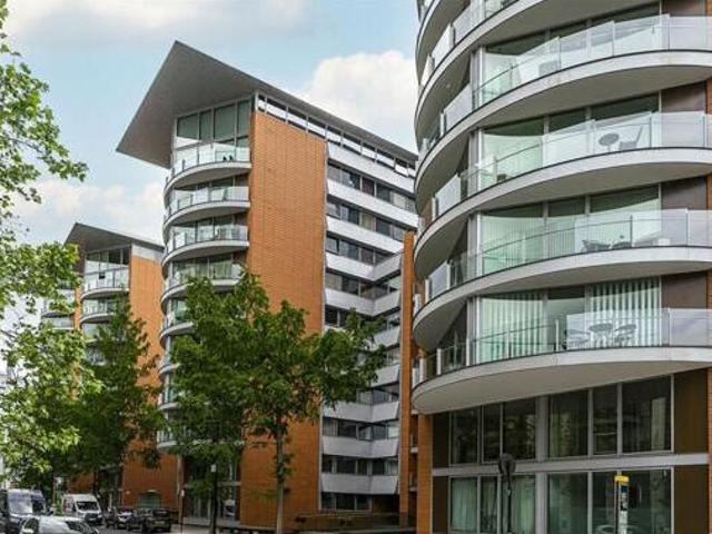 2 Bedroom Flat For Sale In London