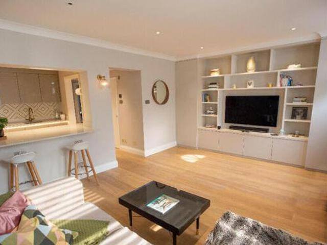 2 Bedroom Flat For Sale In London