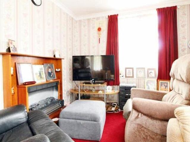 2 Bedroom Flat For Sale In London