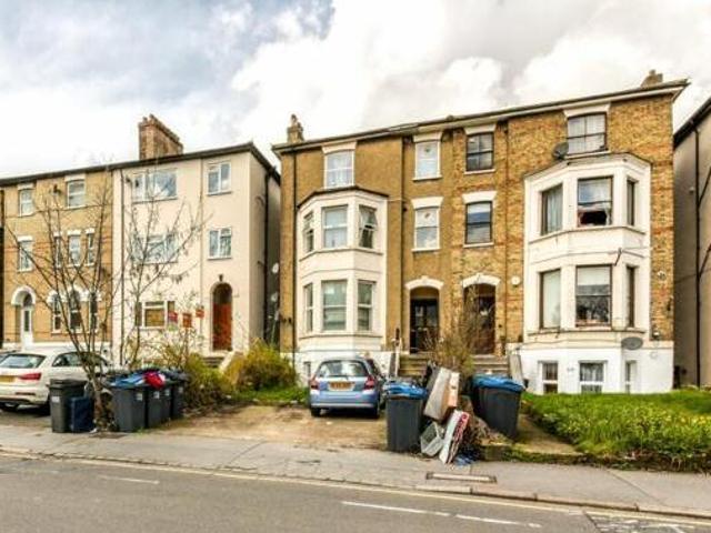 2 Bedroom Flat For Sale In London