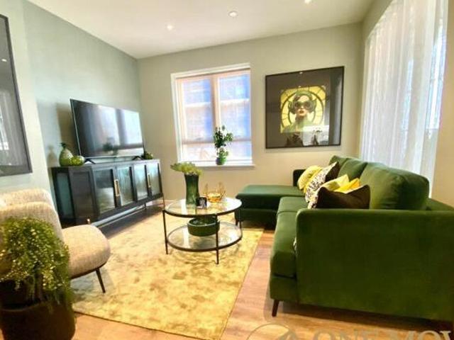2 Bedroom Flat For Sale In London