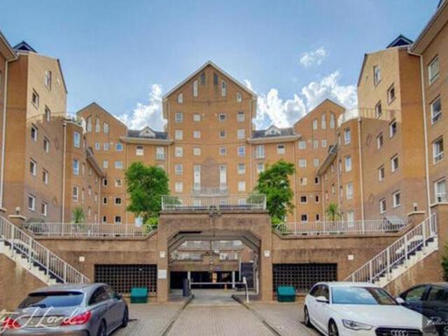 2 Bedroom Flat For Sale In London