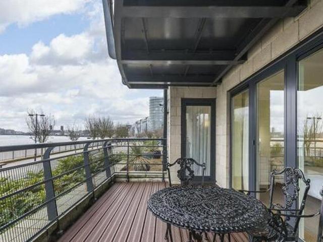 2 Bedroom Flat For Sale In London
