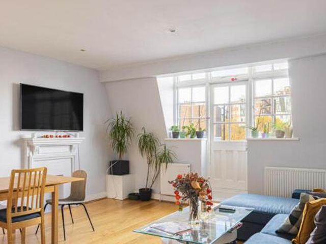 2 Bedroom Flat For Sale In London