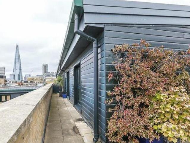 2 Bedroom Flat For Sale In London