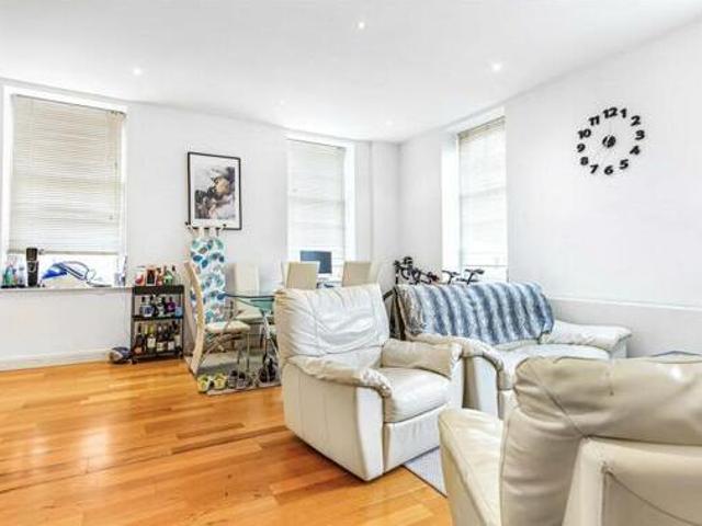 2 Bedroom Flat For Sale In London