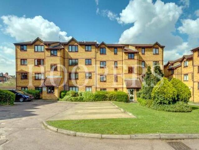 2 Bedroom Flat For Sale In London